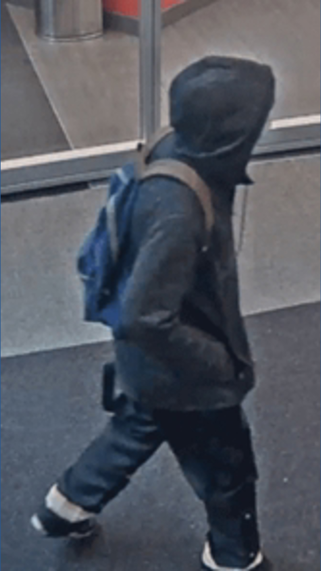 Man arrested for two Seattle bank robberies after note asking for money ...