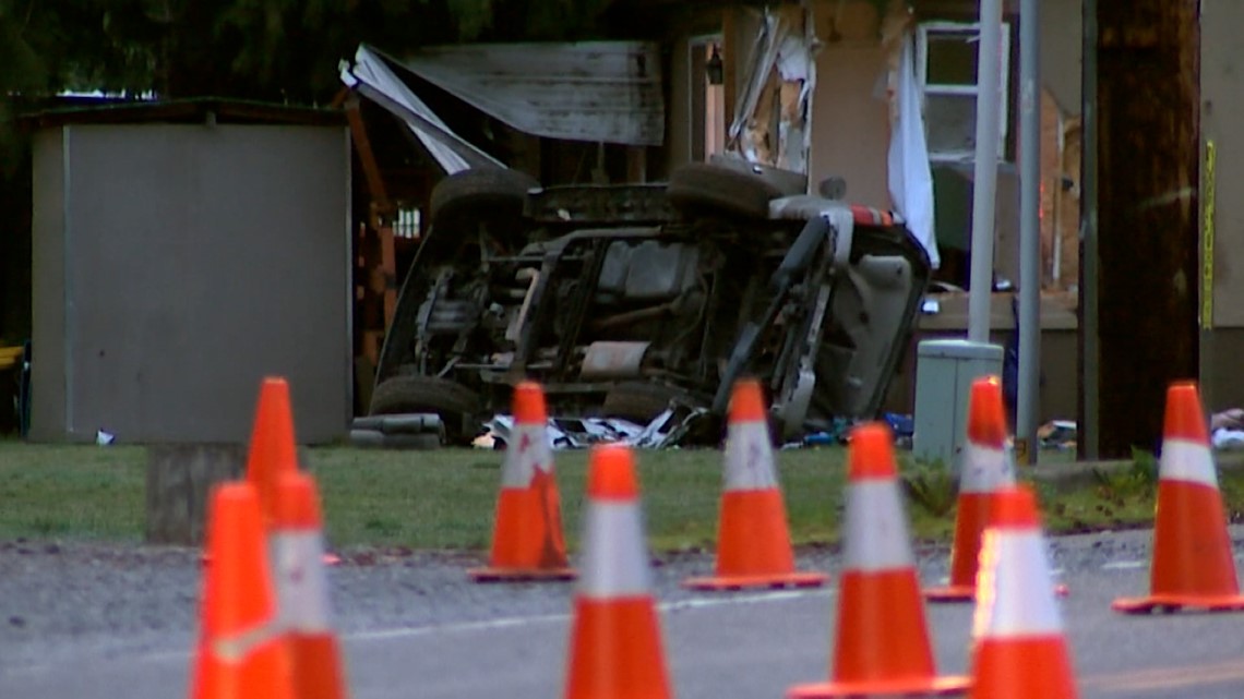 Auburn car-into-home crash leaves 1 dead, 3 injured | king5.com