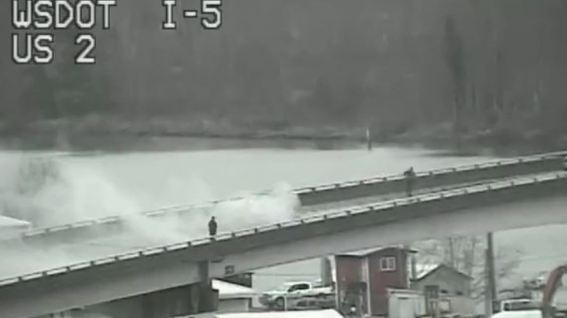 Westbound US 2 in Everett reopens after vehicle fire | Fielding Law Group