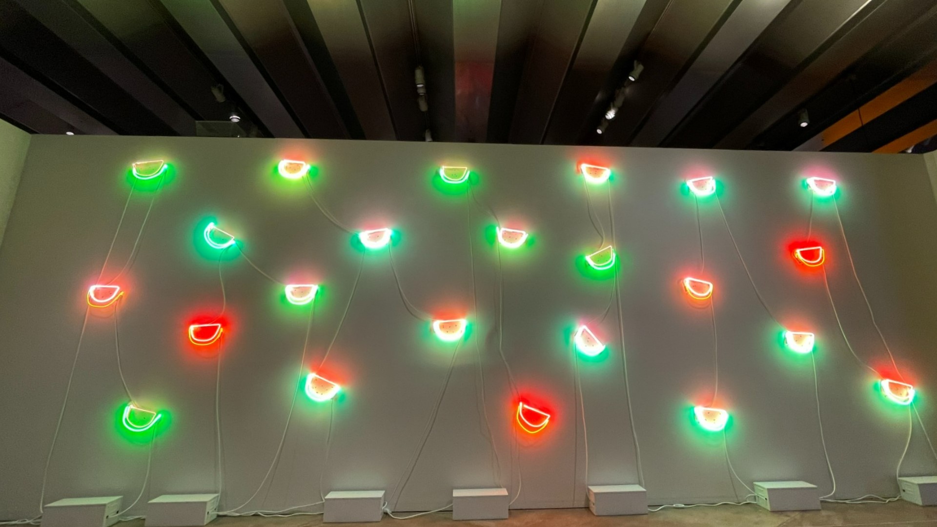 'She Bends': Women neon artists celebrated by Museum of Glass | king5.com