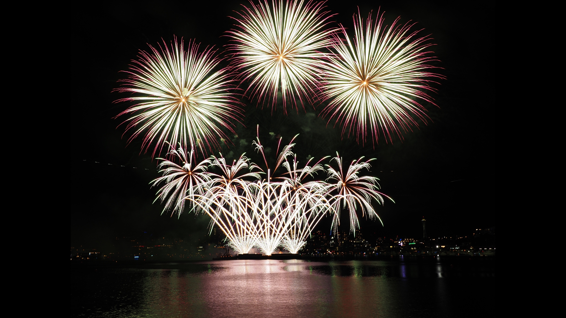 PHOTOS: Fourth of July fireworks sparkle over Seattle's Lake Union ...