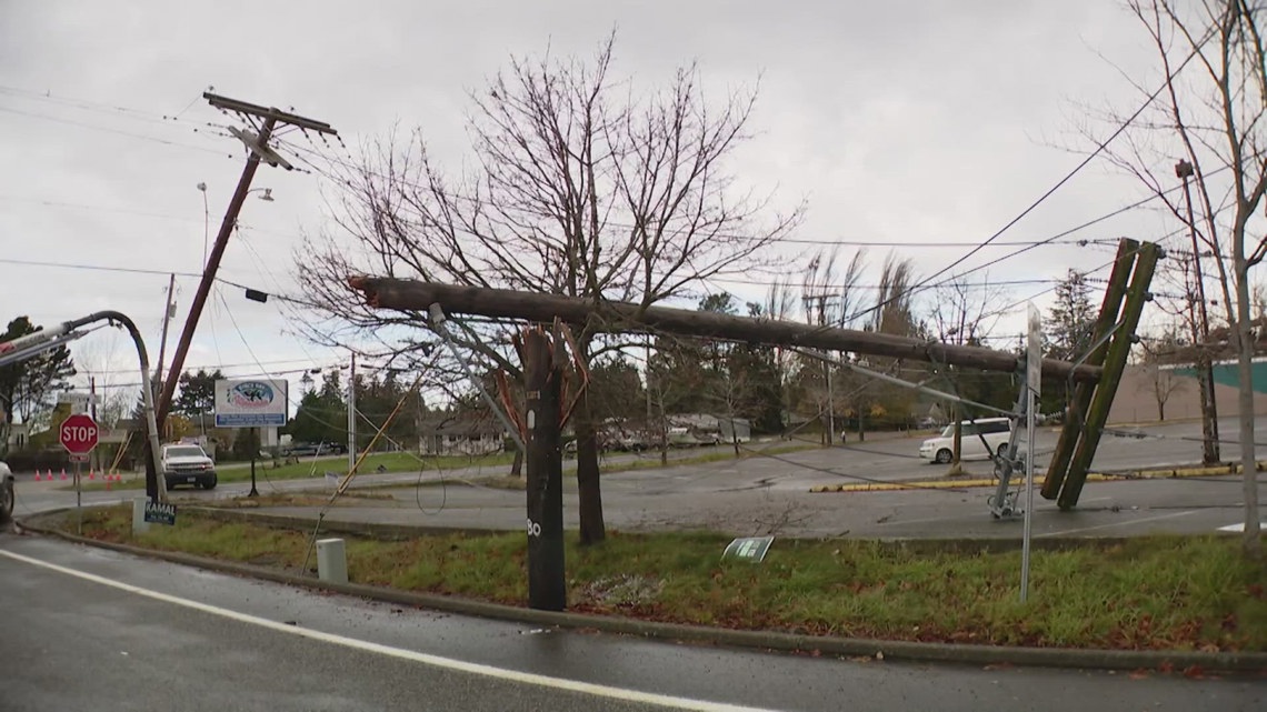 Fall storm leaves thousands without power | king5.com