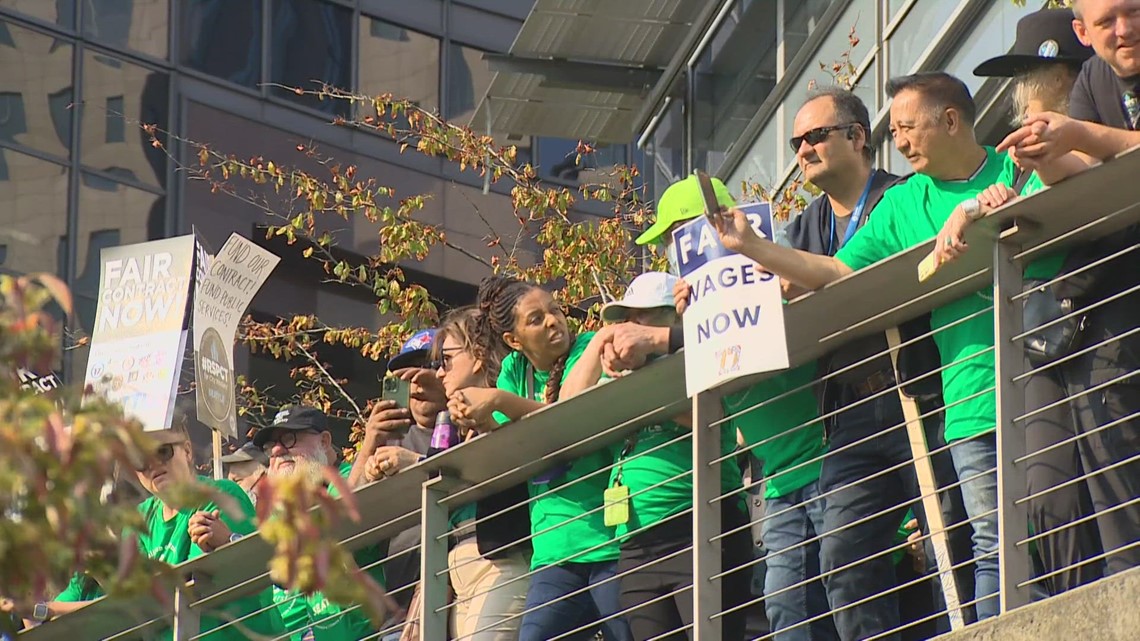 City of Seattle workers hold rally as union negotiations persist ...