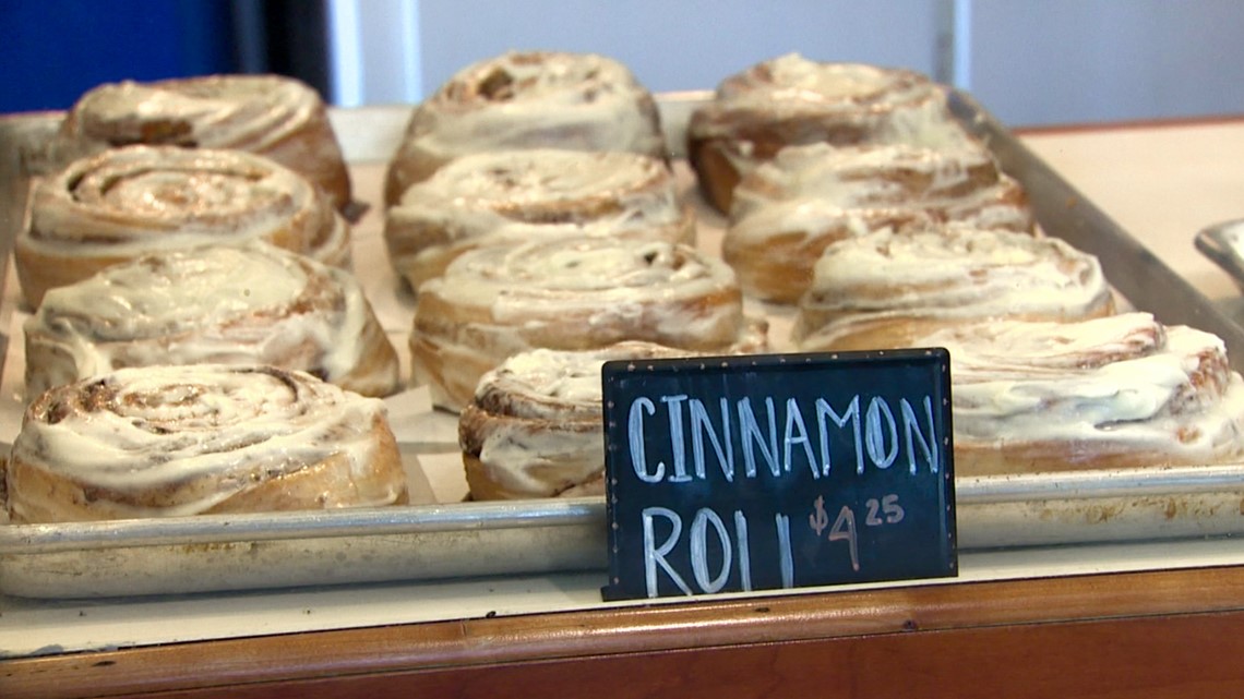 Fresh cinnamon rolls are legendary in Lake Chelan | king5.com