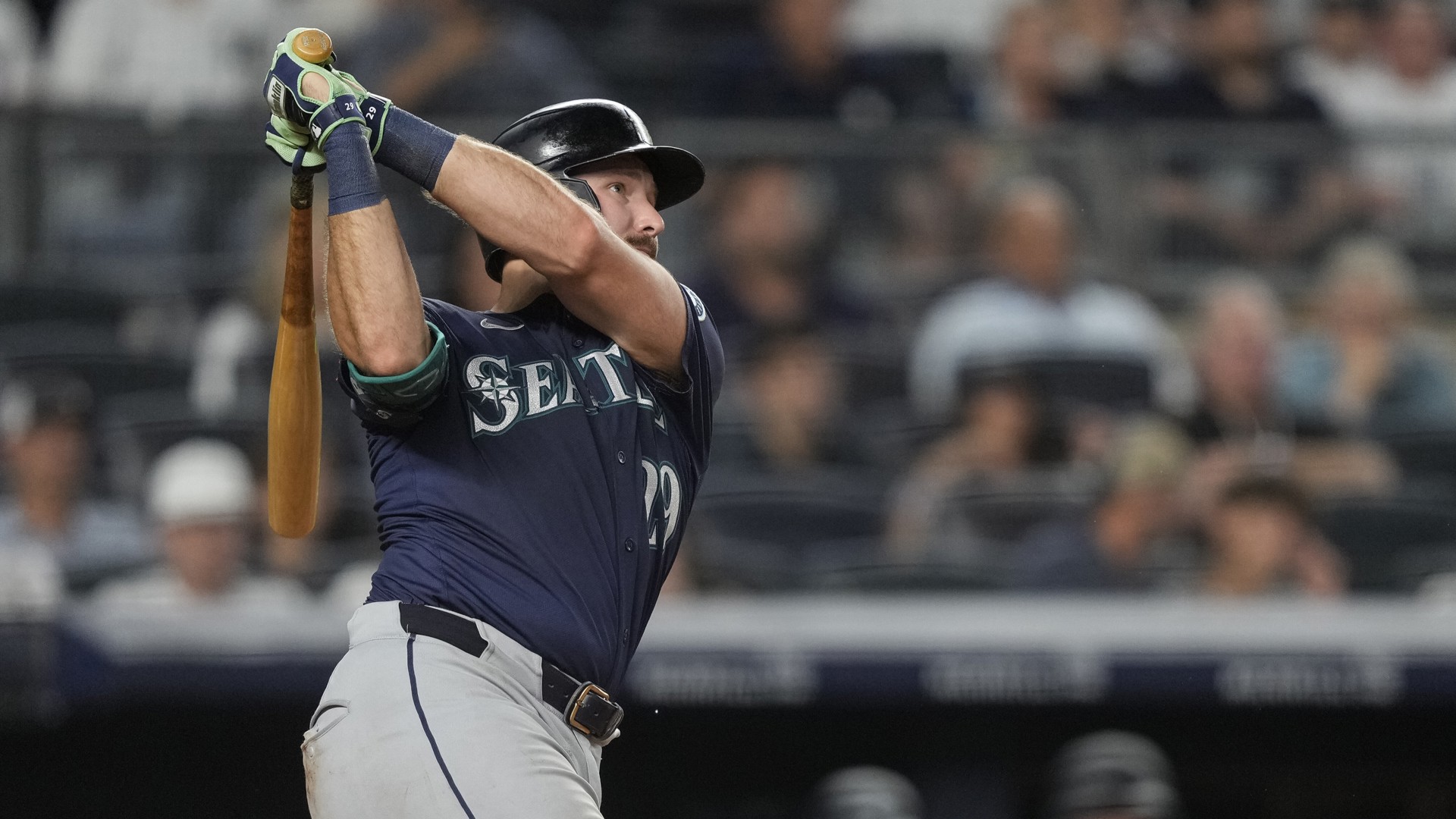 Frontier Airlines lands at Everett's Paine Field | king5.com
