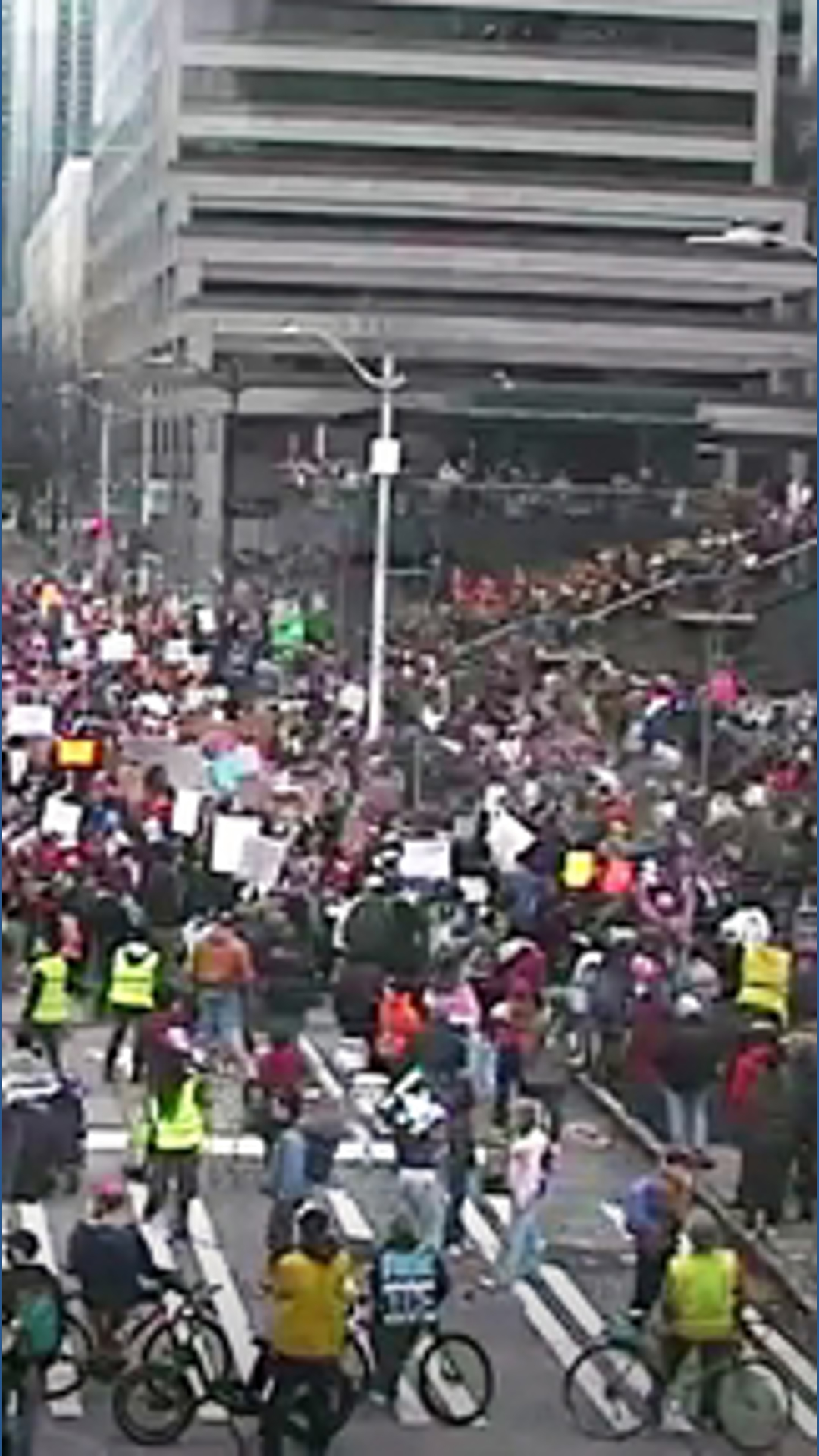 Protesters block traffic in Capitol Hill, march on Federal Building ...
