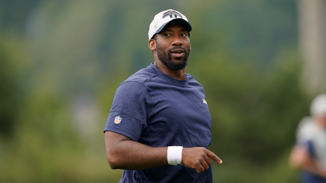 Steelers hire Seahawks' Curry as inside linebackers coach | king5.com