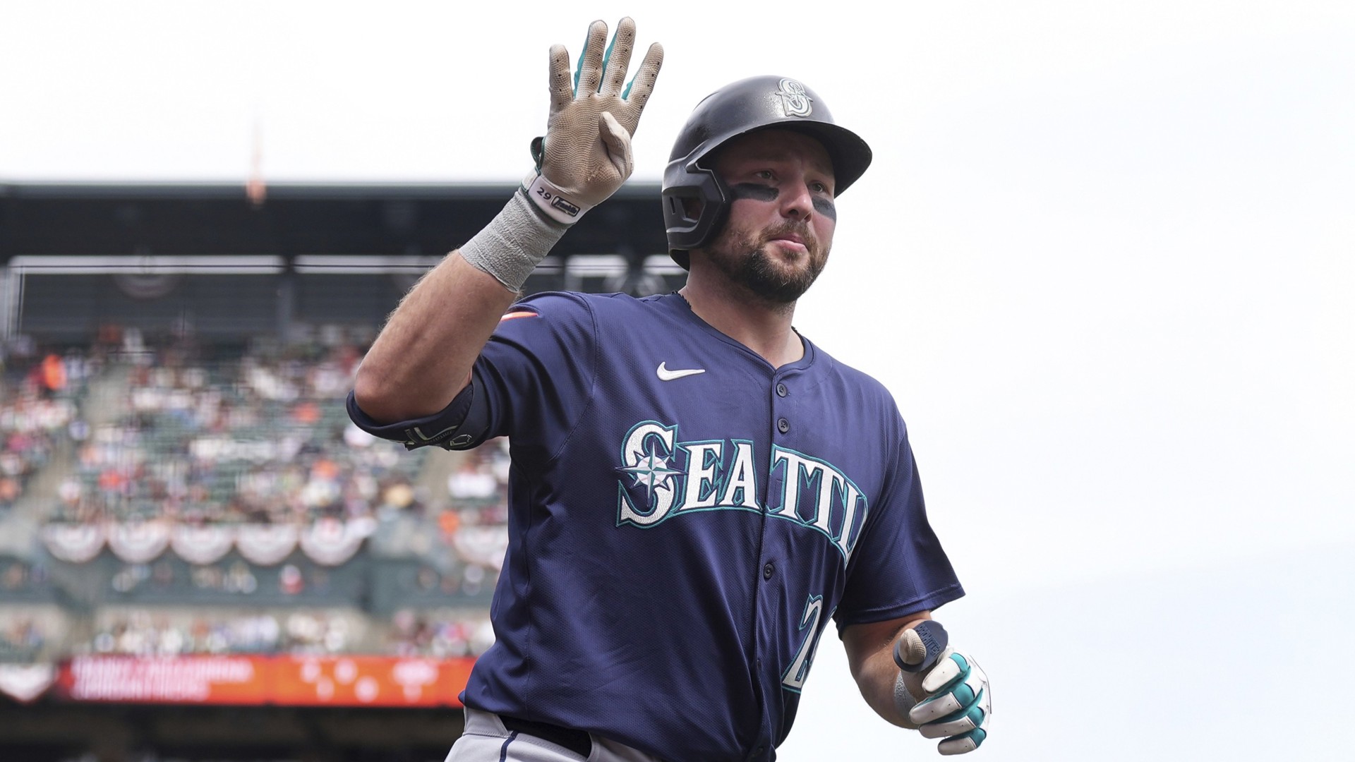 Seattle Mariner's Bark at the Park night is a home run for dogs | king5.com