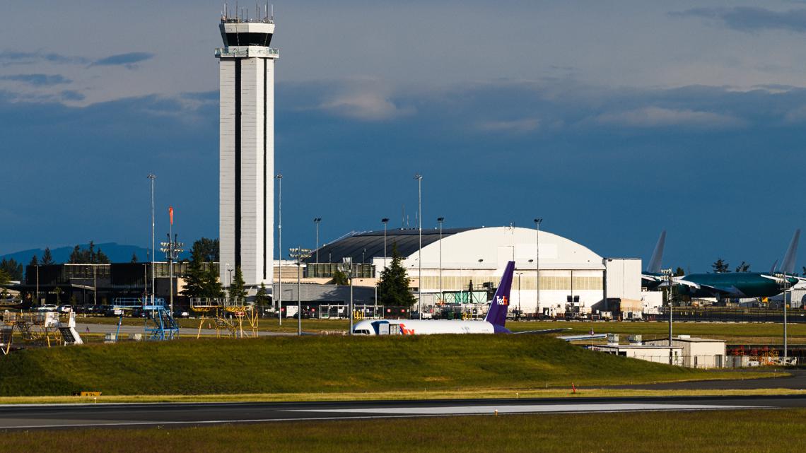 Small plane involving student pilot makes emergency landing at Paine ...