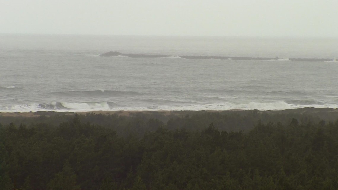 Sneaker wave warning issued for Washington, Oregon coasts. Here's what ...