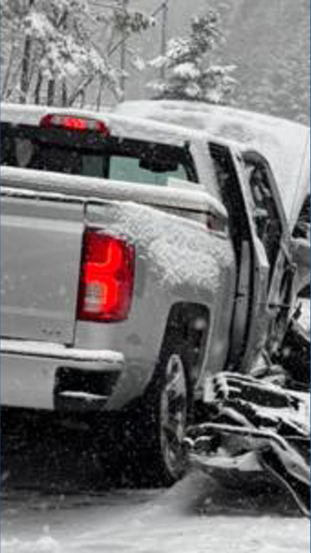 Stevens Pass reopens after 3-car crash closed the roadway Tuesday ...