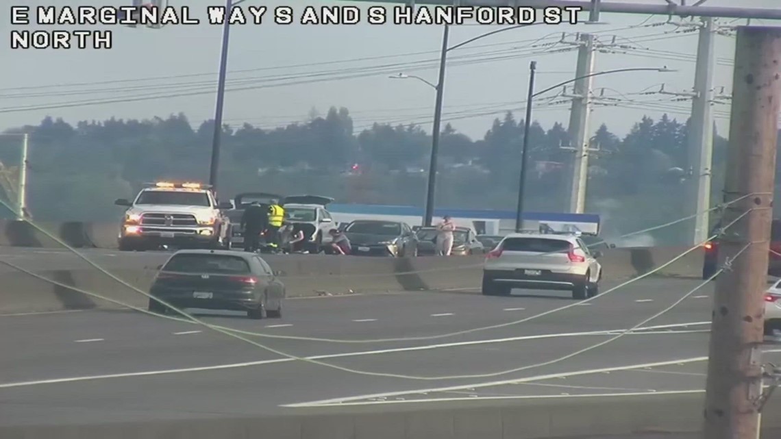 Massive pothole closes Hwy 99 off-ramp on the West Seattle Bridge ...
