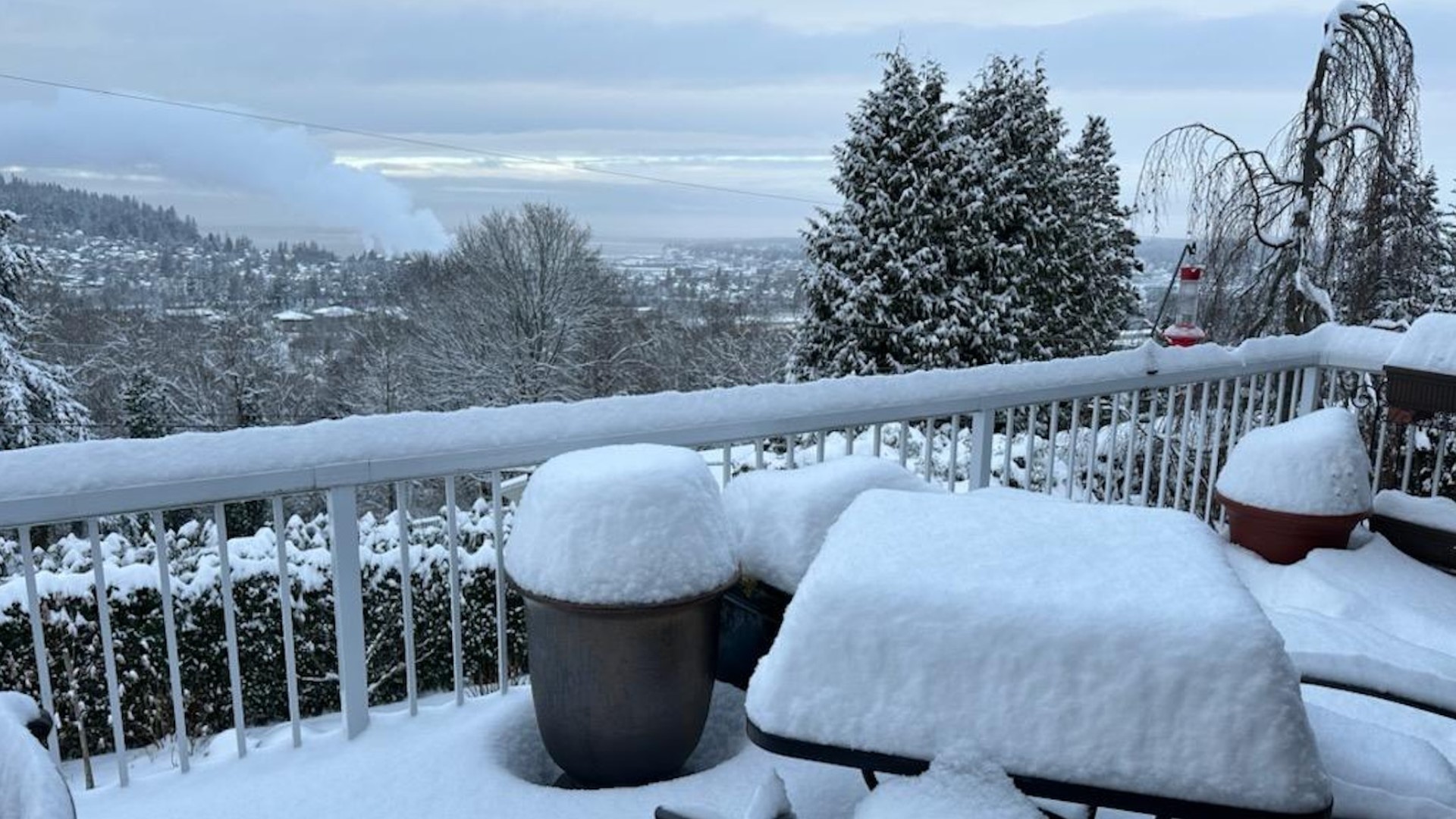 Snow to taper off across western Washington on Tuesday | king5.com