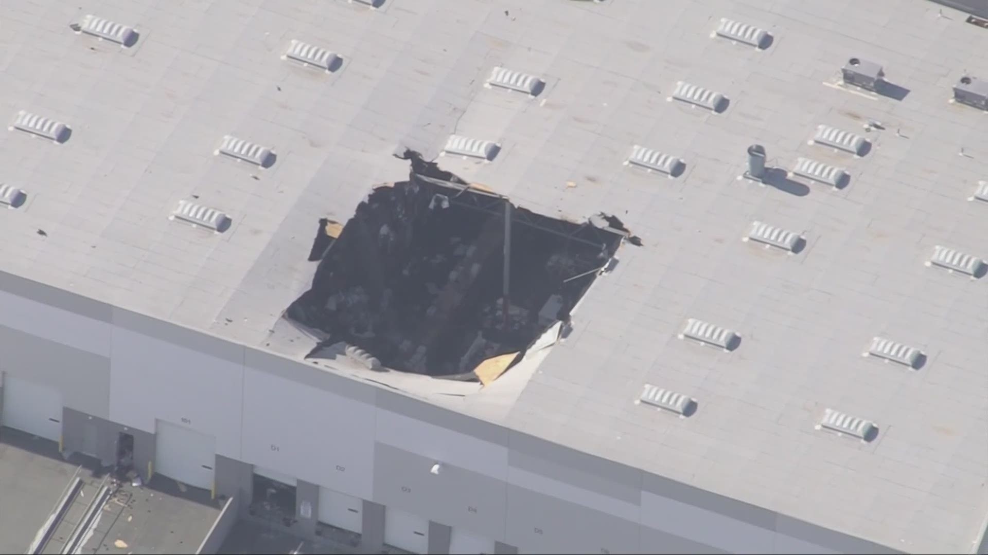 F-16 crashes into warehouse in Riverside, California | king5.com