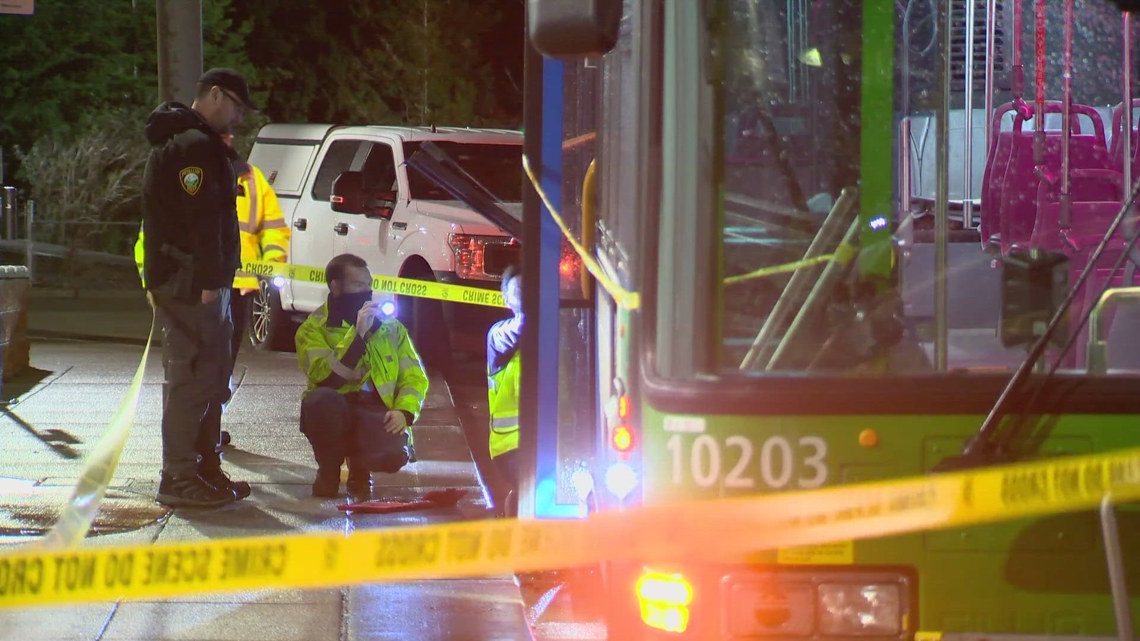 Suspects shoot at bus in Puyallup | king5.com