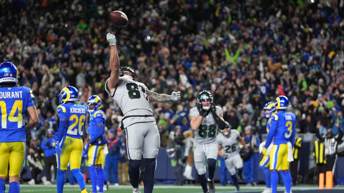 With come-from-behind win, Seattle Seahawks clinch playoff spot and ...