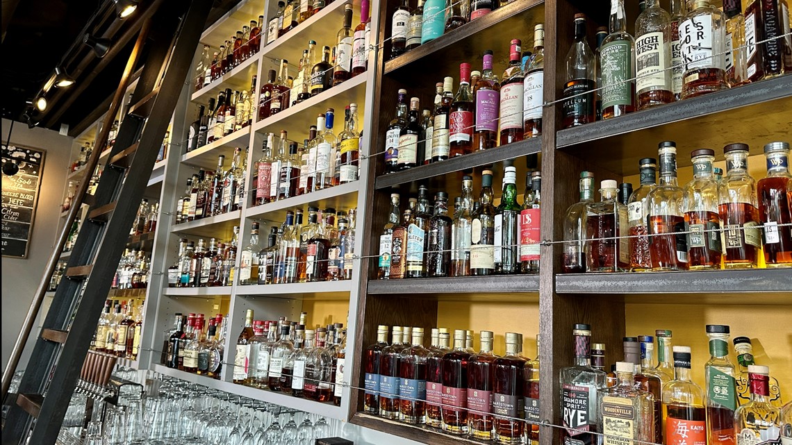 'Whiskey library' in Redmond features cocktails and flights | king5.com