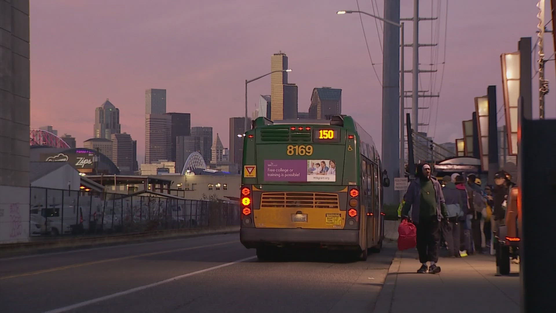Shuttle buses replace light rail in Seattle this weekend for expansion ...