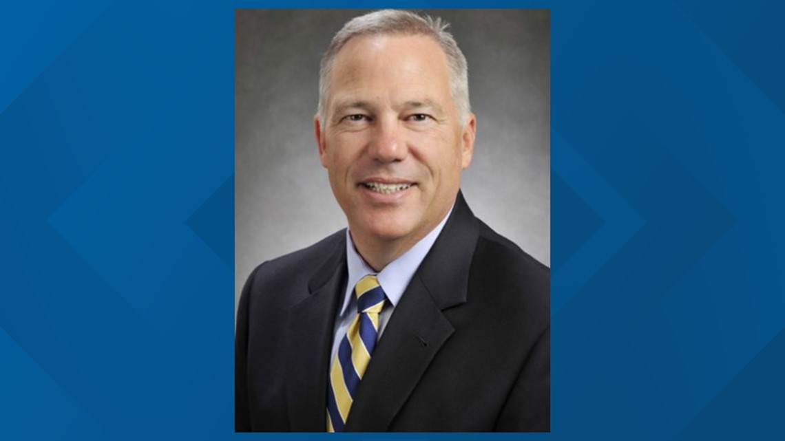 Boeing's chief engineer who took over amid 737 MAX crisis retires ...