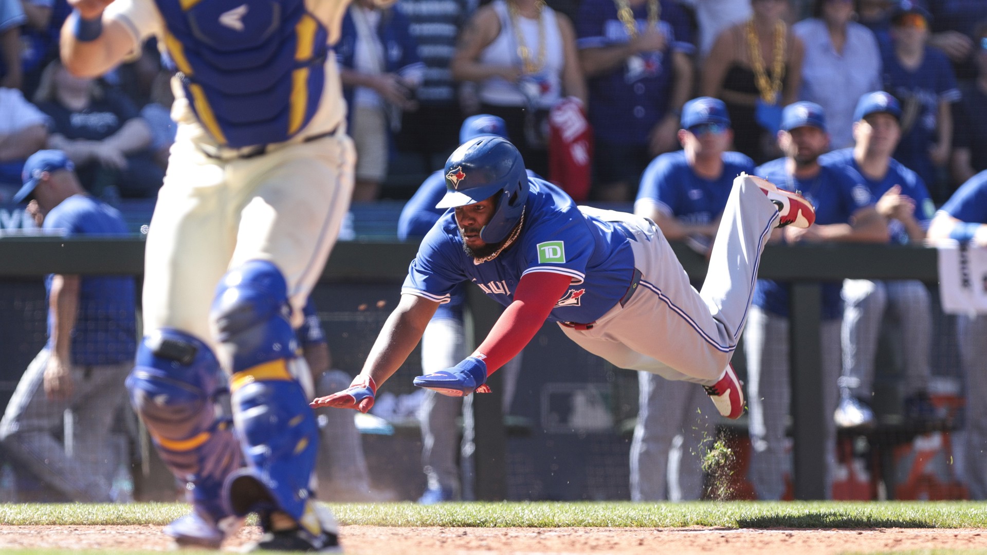 Mariners fall 5-4 in extra inning loss to Blue Jays | king5.com