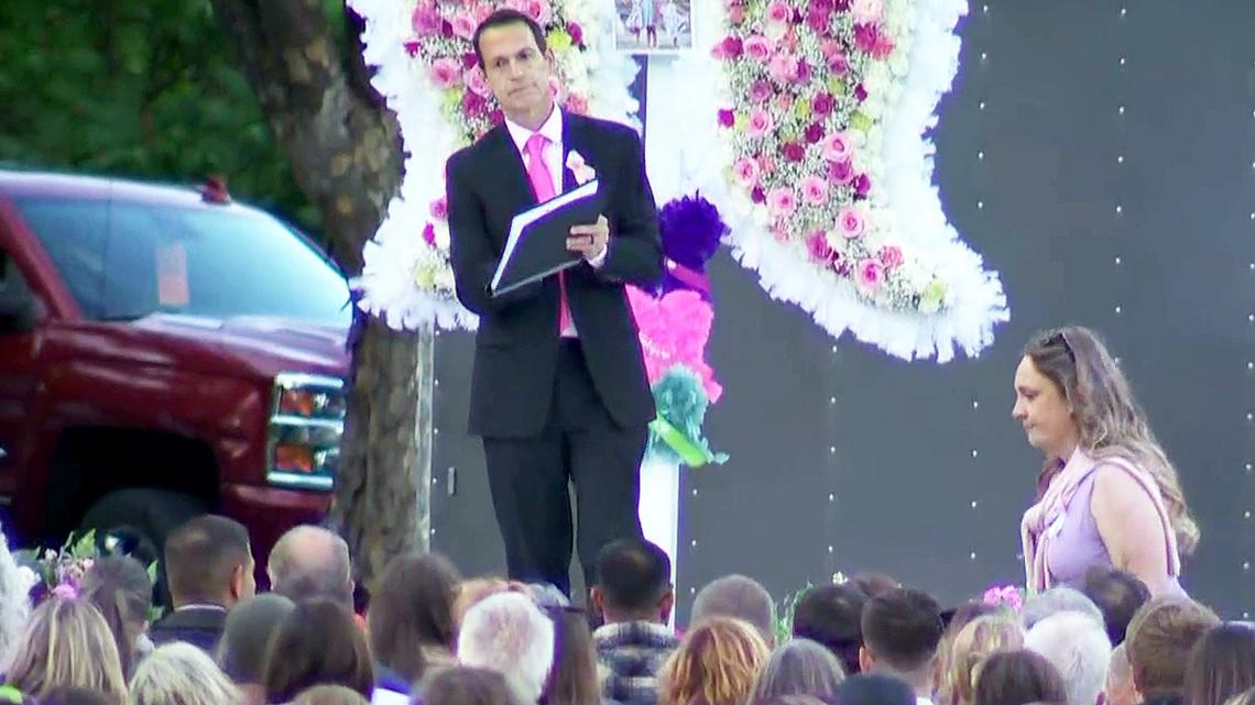 Mother of slain Decker sisters voices frustration in search | king5.com
