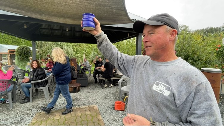 Harvest time at Cockrell Cider Farm brings dozens of volunteers | king5.com