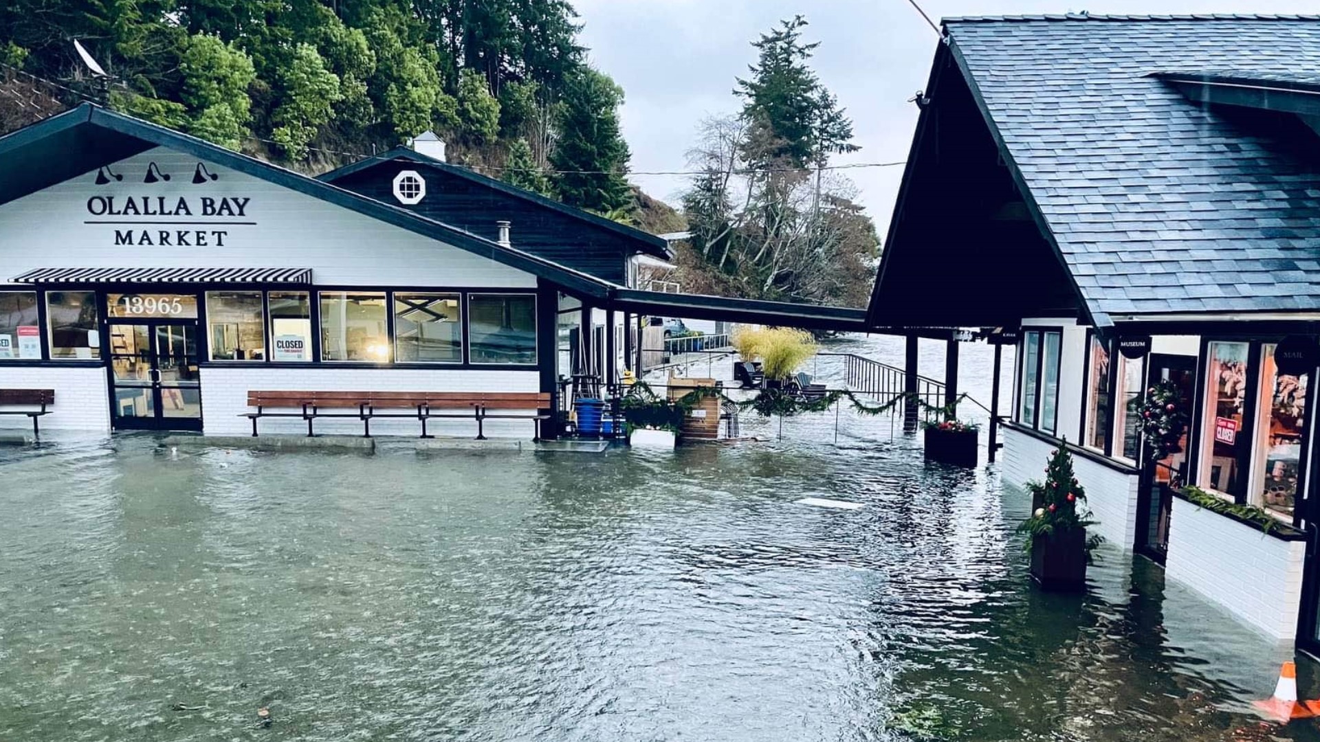 Severe winds, flooding impacting western Washington Tuesday | king5.com