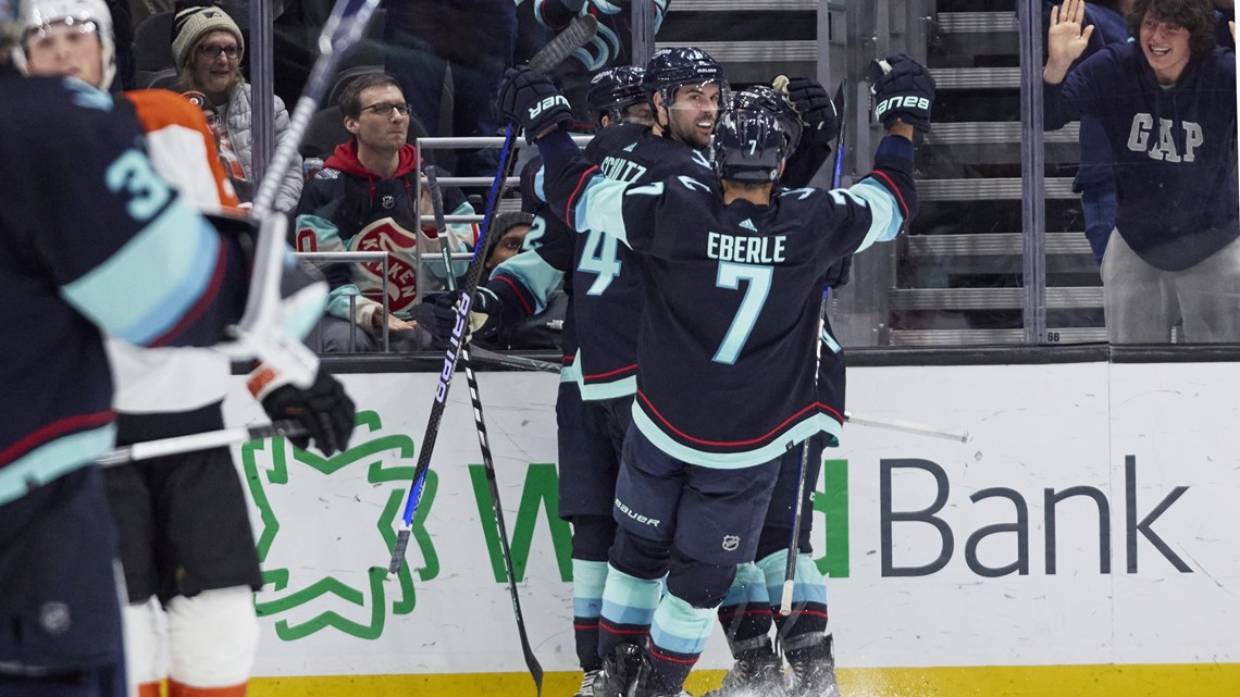 Justin Schultz scores in OT to give Kraken 2-1 win over Flyers | king5.com