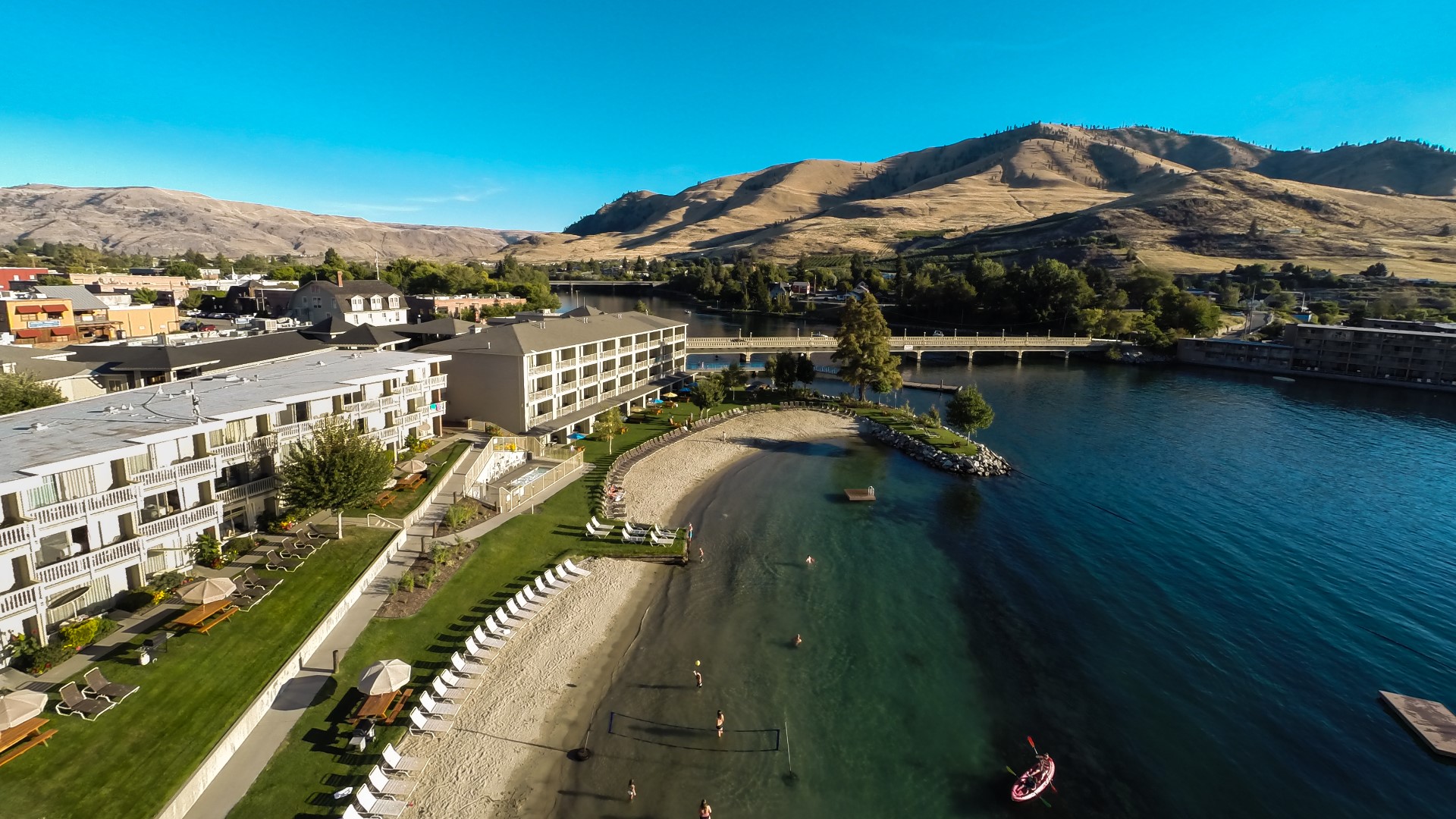Fun in the sun at Lake Chelan - 2022's BNWE | king5.com