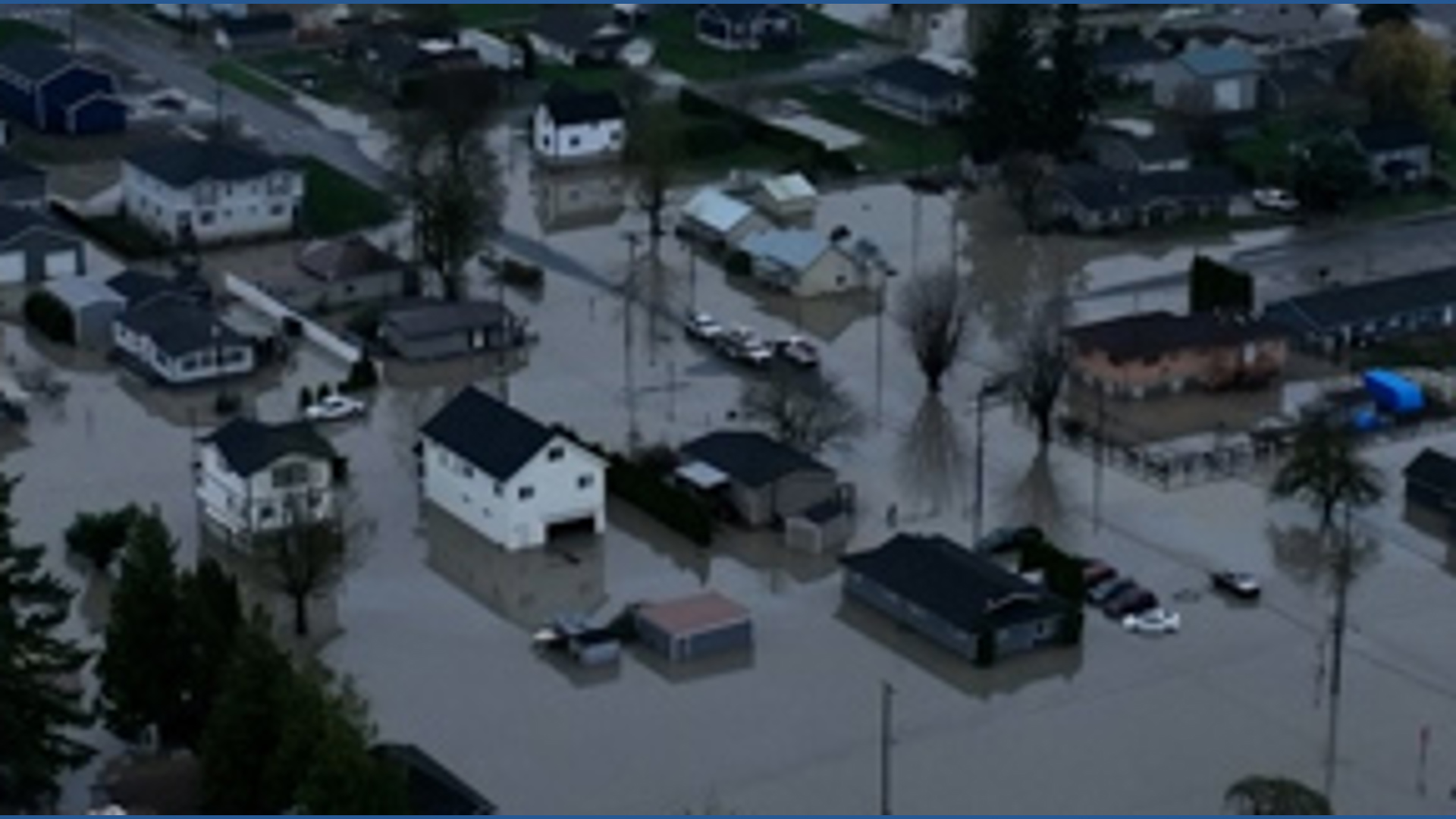 Floodwaters continue to cover Sumas | king5.com