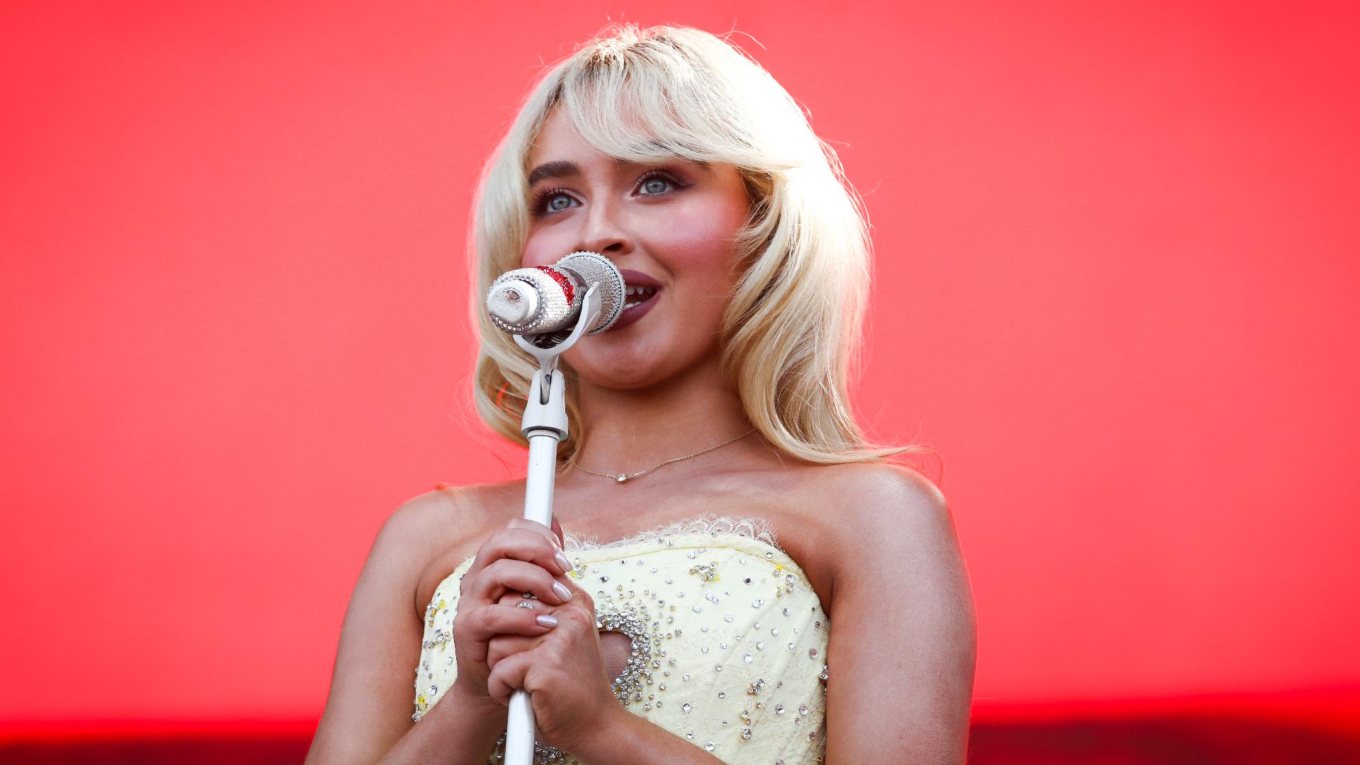 Sabrina Carpenter brings 'Short N' Sweet' tour to Seattle | king5.com