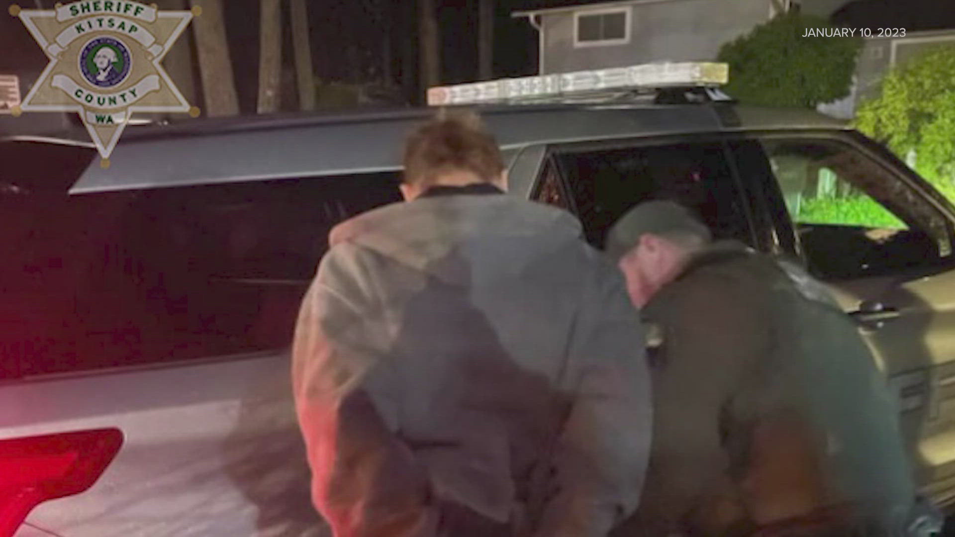 Driver crashes into Centralia building after evading police pursuit ...