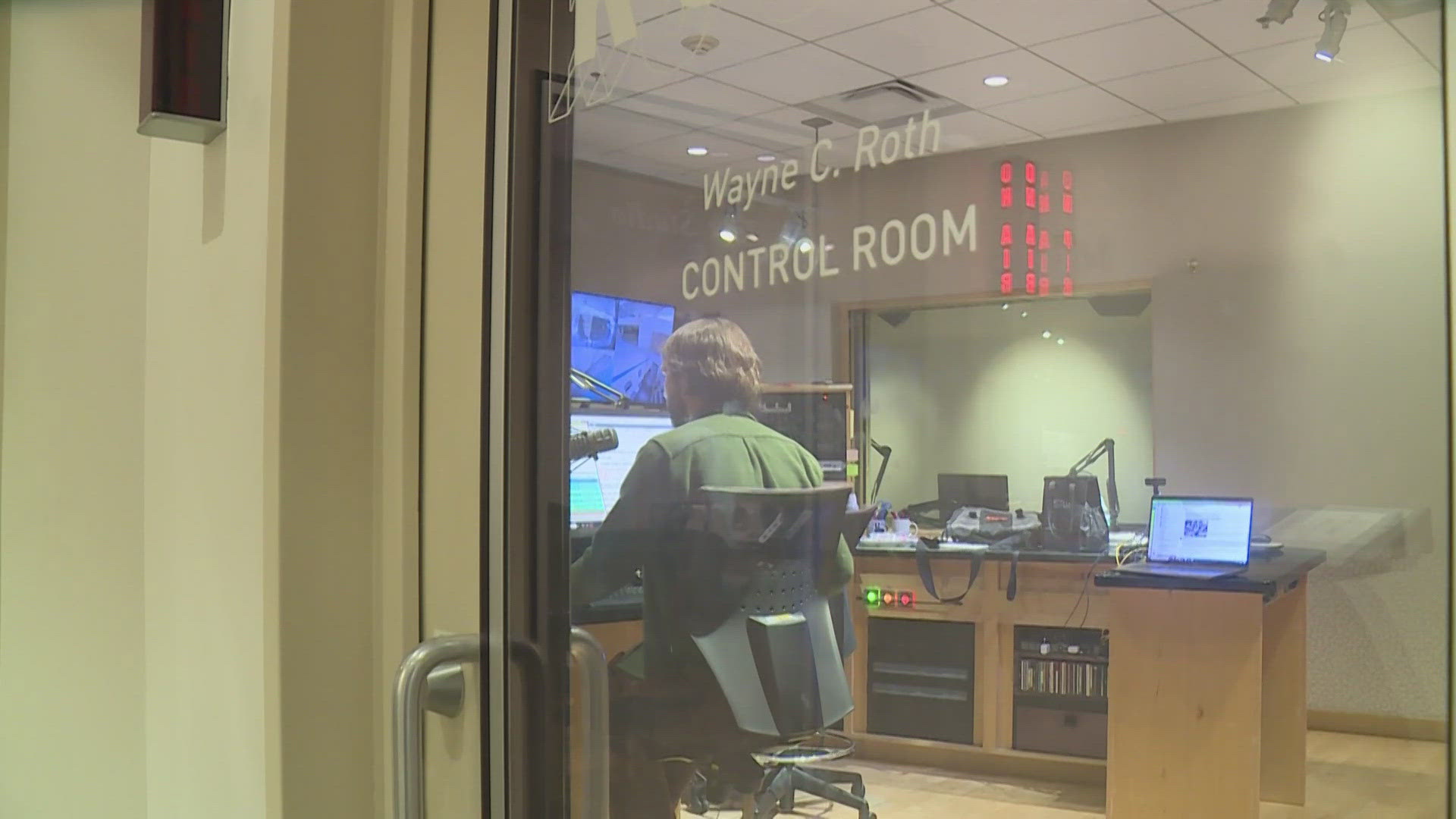 Seattle's KUOW faces possible layoffs amid CPB funding cuts | king5.com