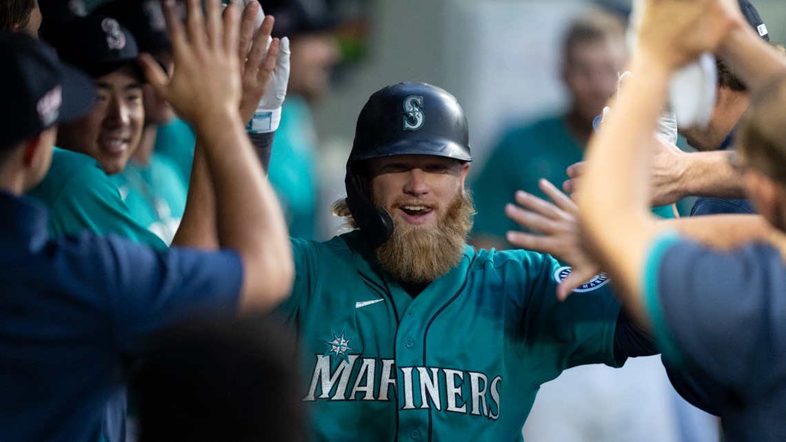 Mariners' late magic continues, topple Rangers 5-4 in 10 | king5.com