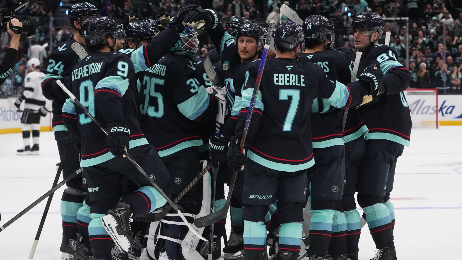 Vince Dunn scores in OT as Kraken beat Kings, end six-game skid | king5.com
