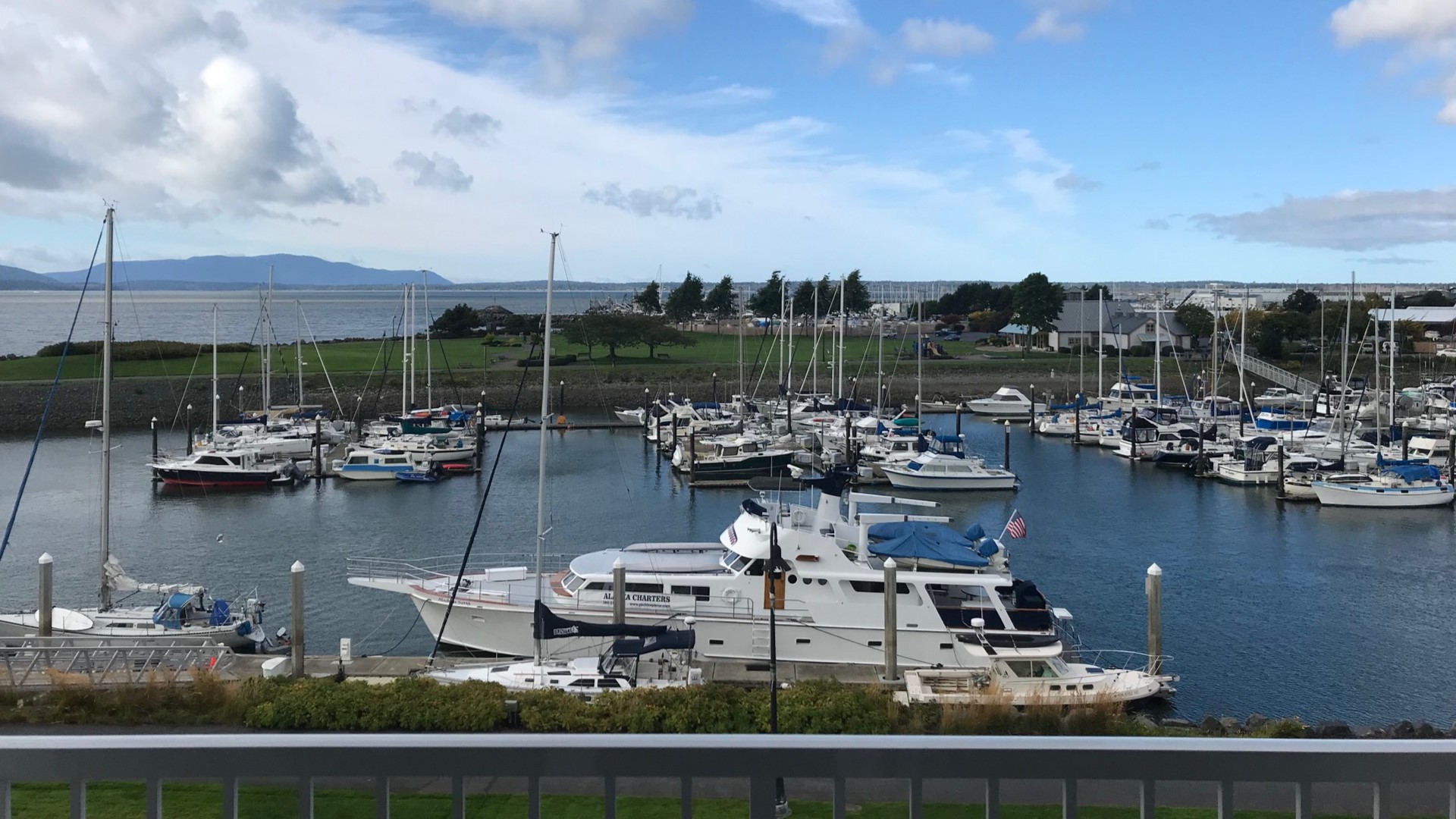 Lounge in your own lighthouse at Hotel Bellwether in Bellingham | king5.com