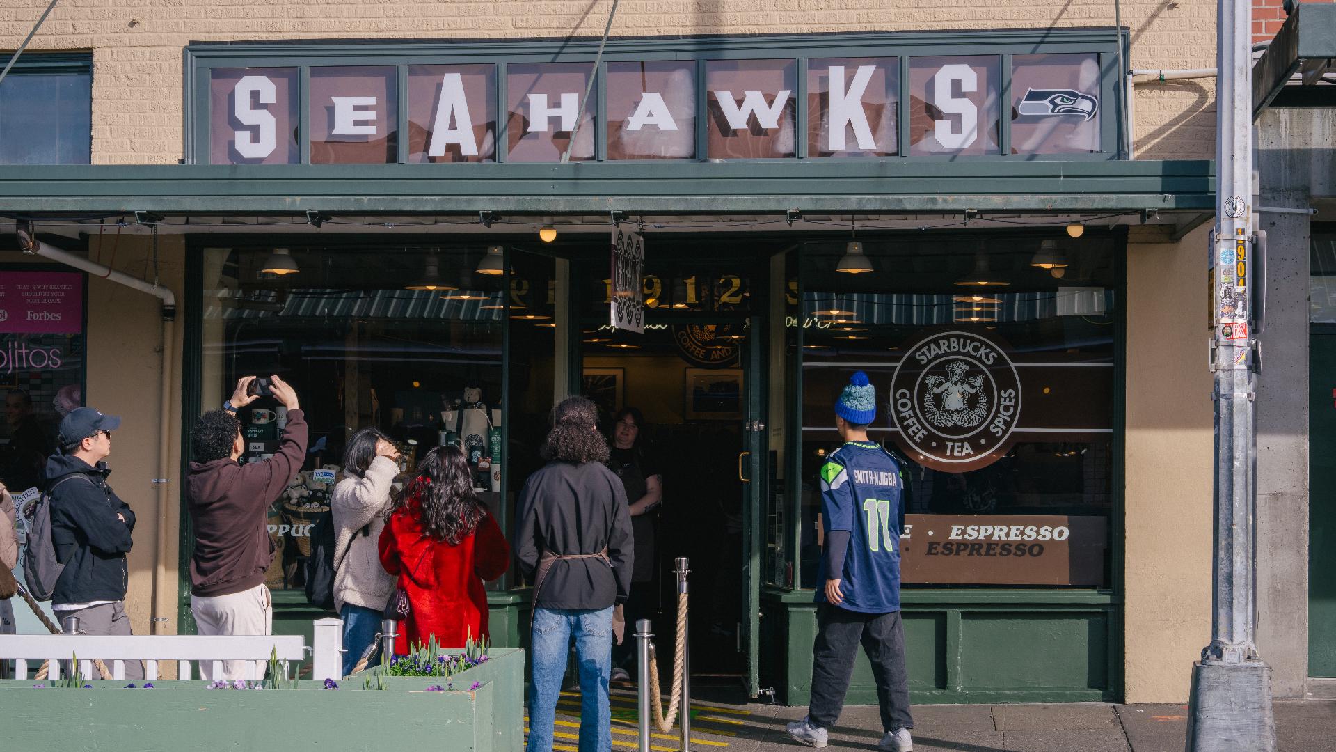 PHOTOS: Western WA shows off Seahawks pride on Blue Friday | king5.com
