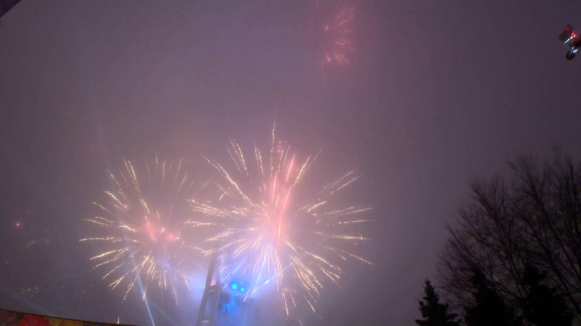 New Year's at the Needle firework show rings in 2026 | king5.com