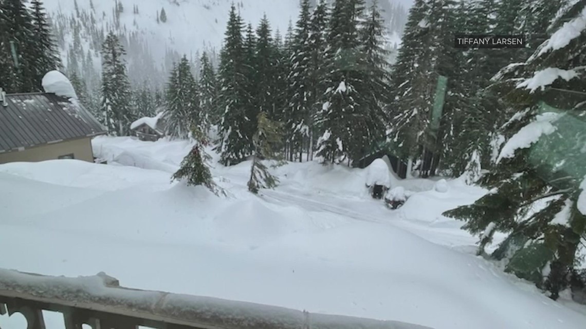 Snoqualmie Pass 'on track' to reopen Sunday | king5.com