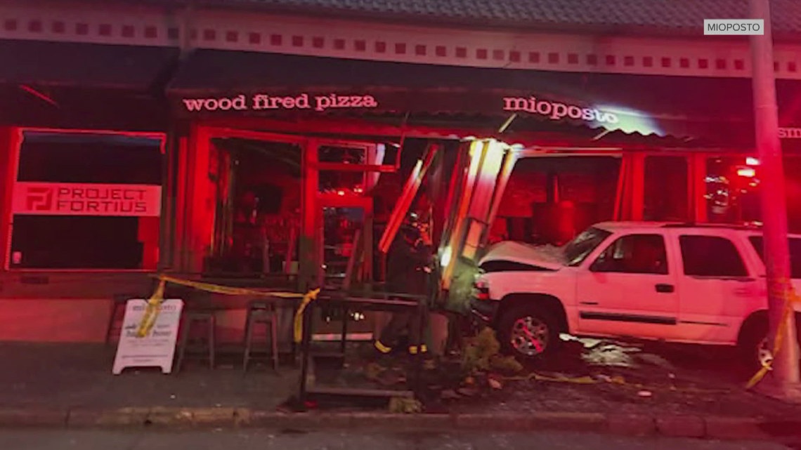 3 recovering after car crashes into Seattle pizza restaurant | king5.com