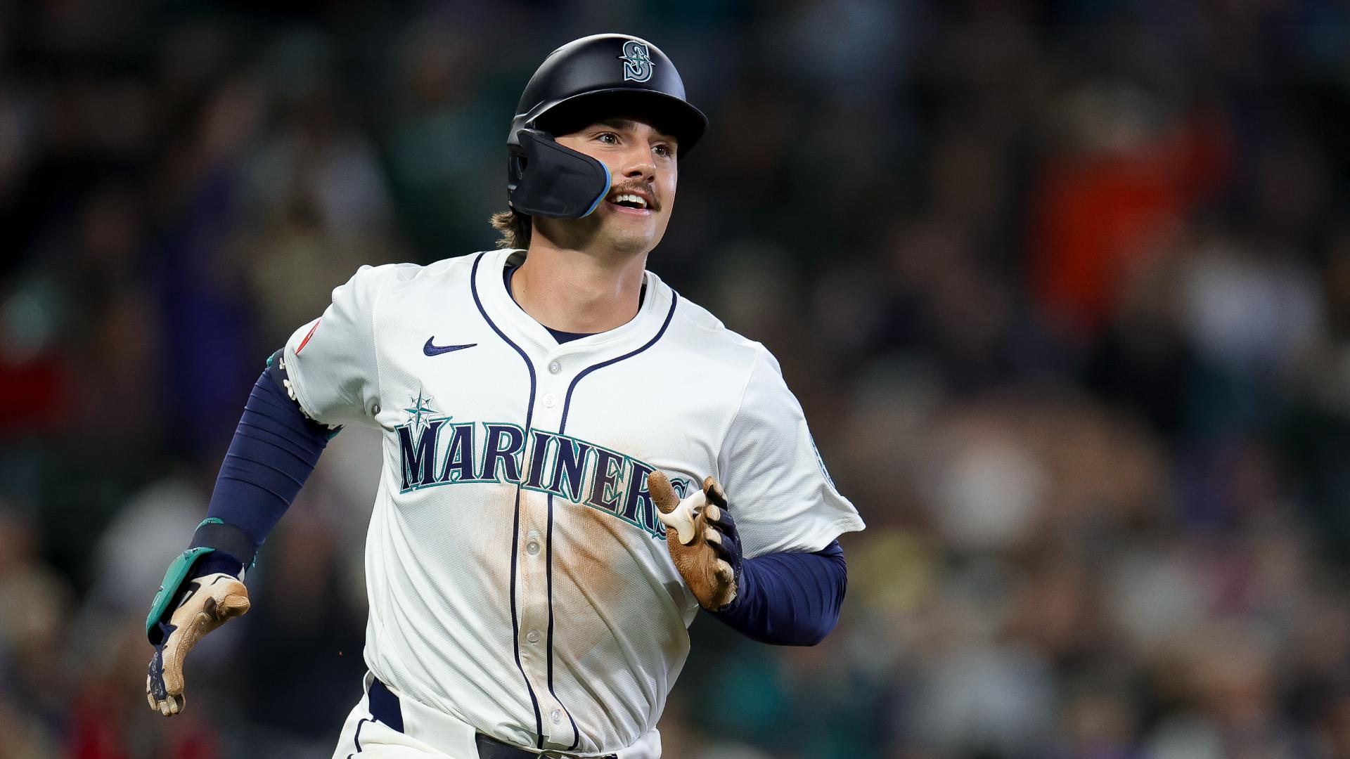 Cole Young drives in winning run in 10th in major league debut ...