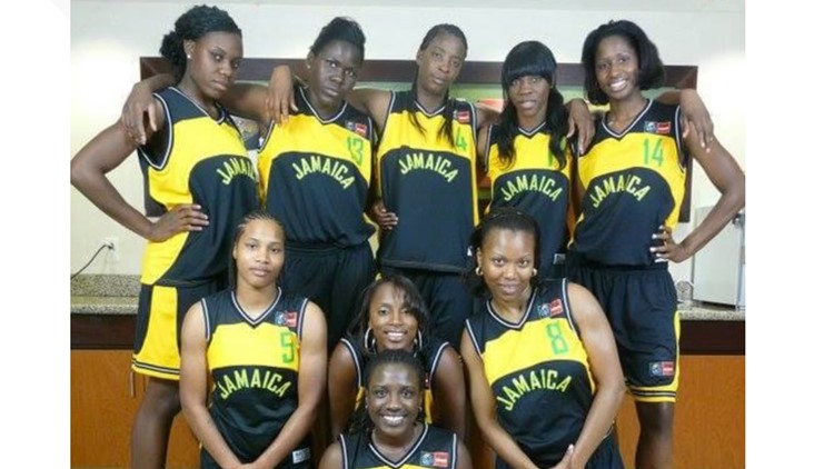 Coaches and teammates remember Storm legend Simone Edwards | king5.com