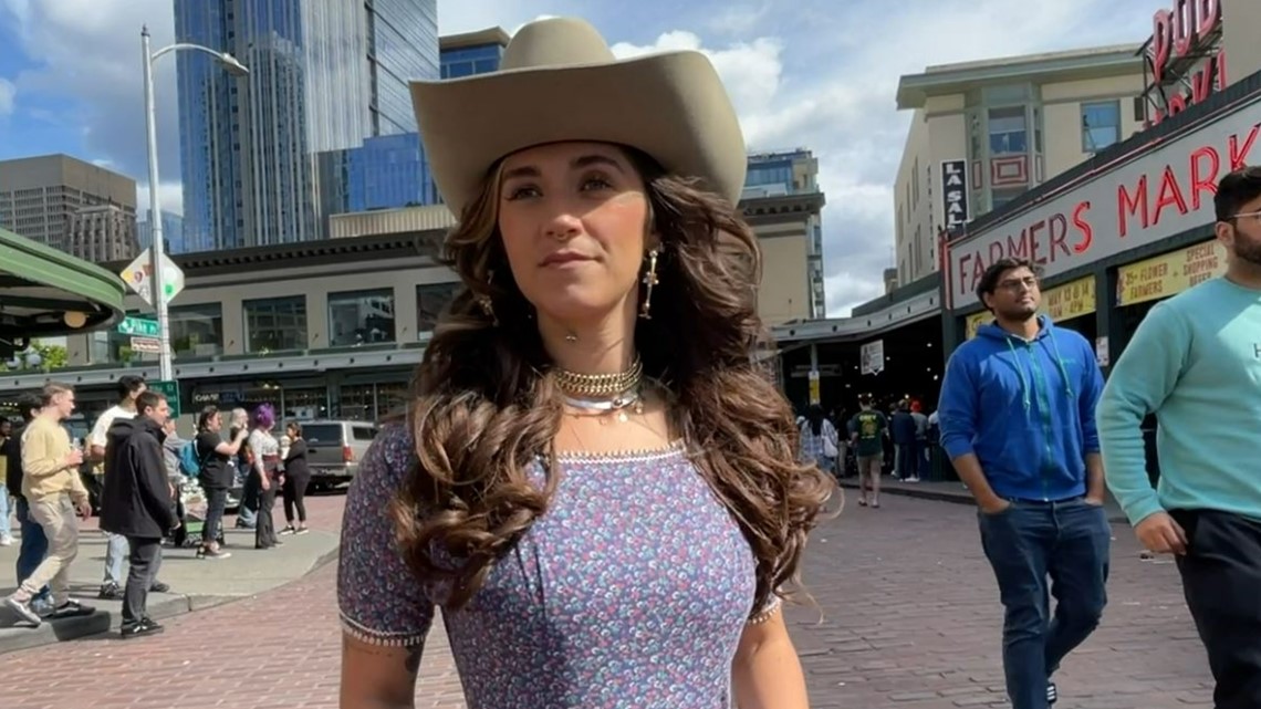 Sierra Ferrell went from busking Seattle to a sold out concert | king5.com