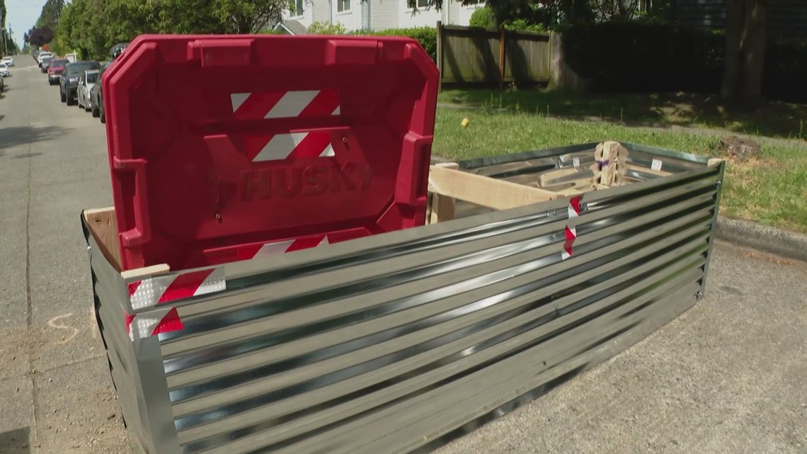 North Seattle residents build DIY barricades in response to rising ...