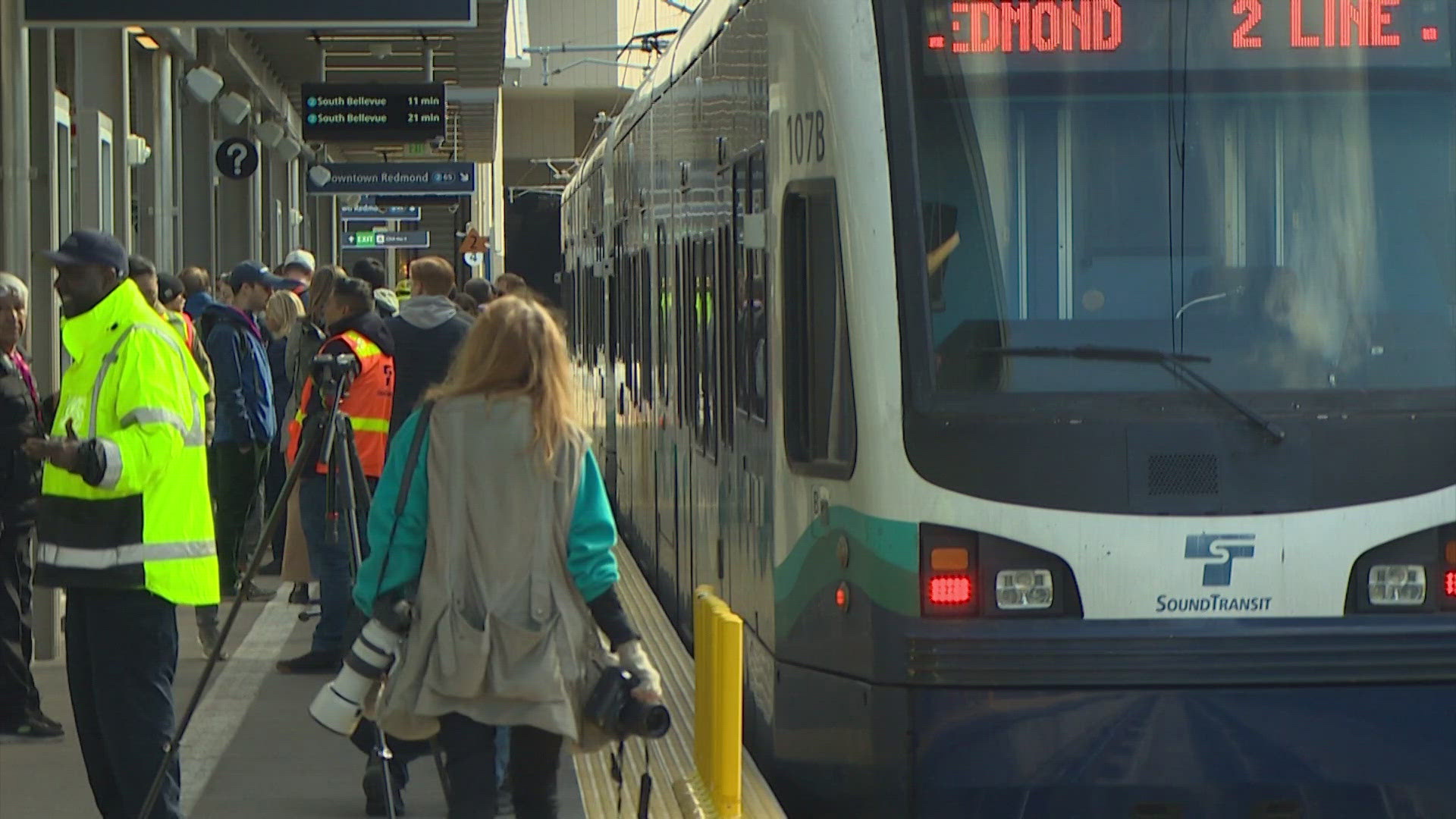 Light rail 2 Line officially connects east and west sides of Lake ...