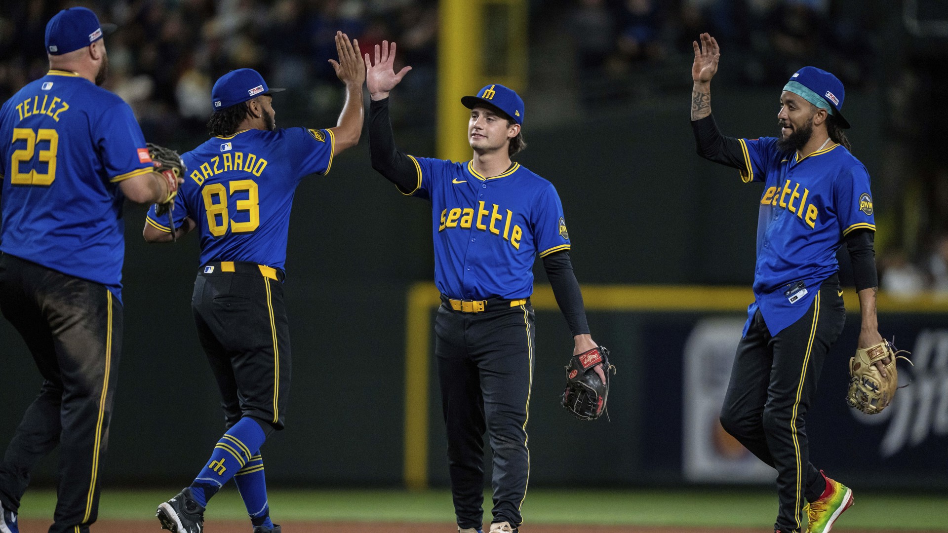 Seattle Mariners fan guide to T-Mobile Park: Parking, food, bags ...