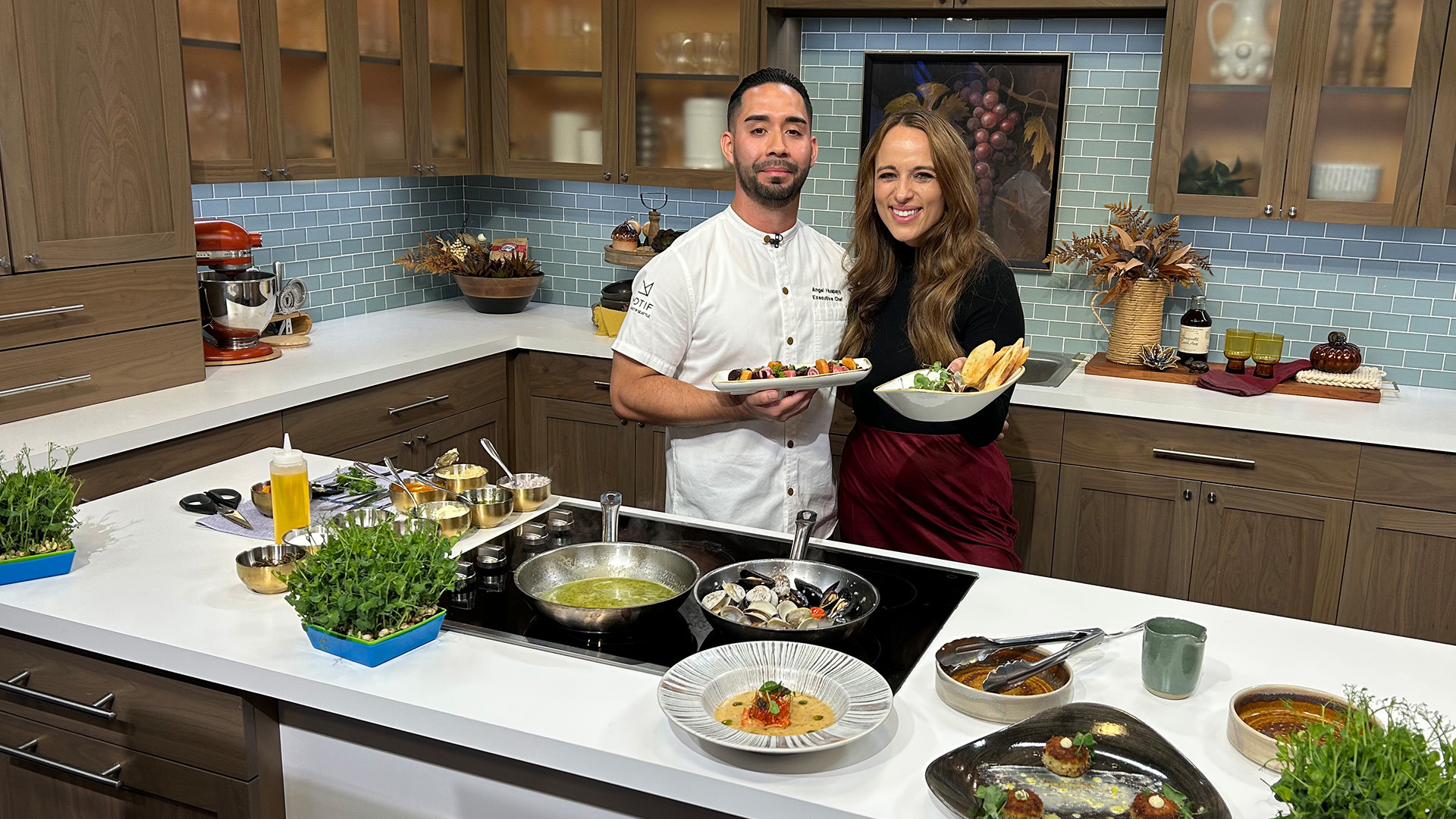 Seattle rooftop bar gets new look and menu - New Day NW | king5.com