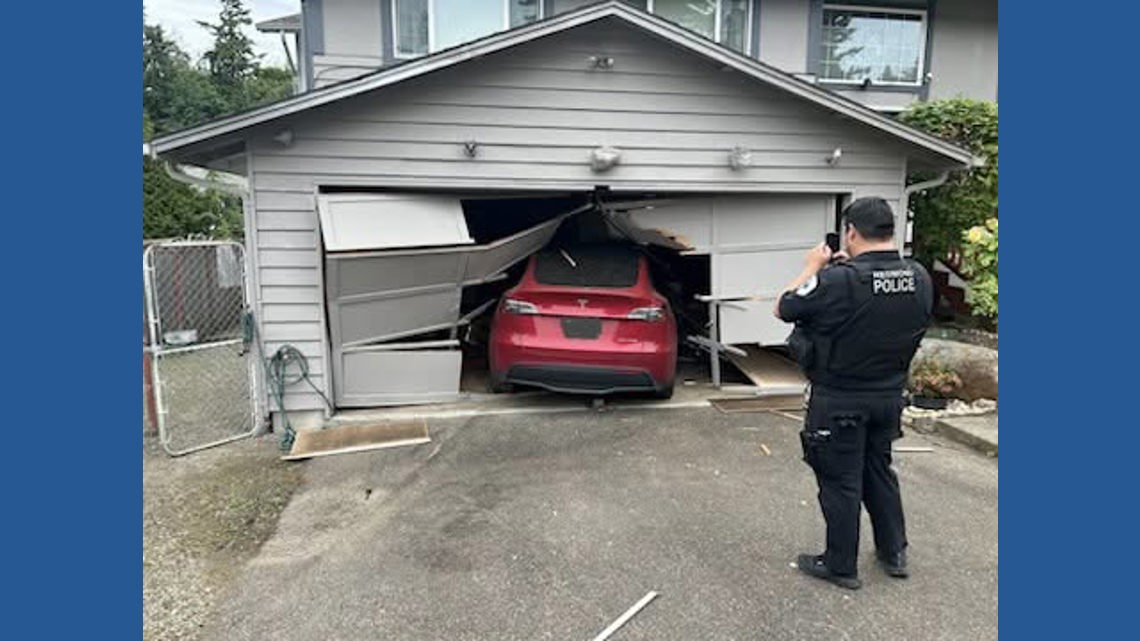 Tesla crashes into Redmond garage after reported autopilot malfunction ...