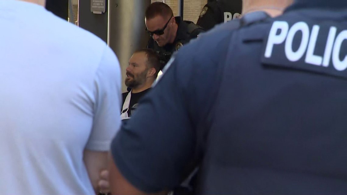 Kevin Bereta, officer who fell from I-5 on-ramp, leaves hospital ...