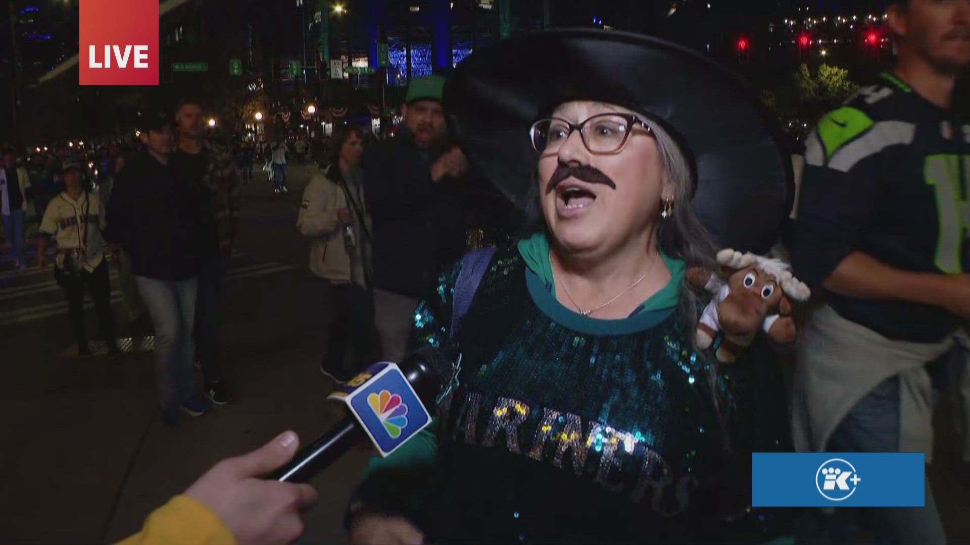 WATCH: Fans react to Mariners' Game 2 win; players speak at postgame ...